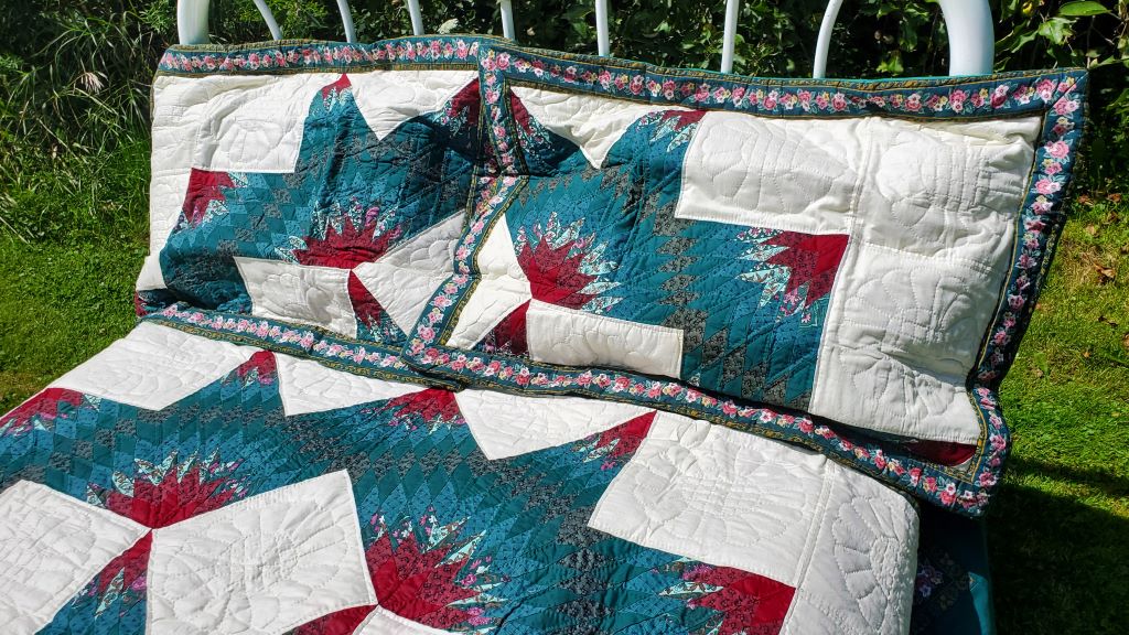 Nostalgia 1980s Donna Sharp Broken Star Original Quilt - Lace & Linens Co