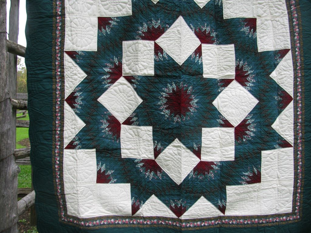 Nostalgia 1980s Donna Sharp Broken Star Original Quilt - Lace & Linens Co